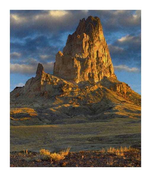 Agathla Peak, The Basalt Core Of An Extinct Volcano, Monument Valley N ...